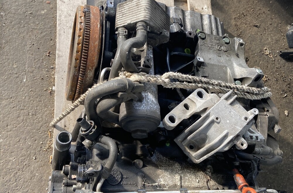 Motor volkswagen passat b6 • Autovrakoviště Tečovice